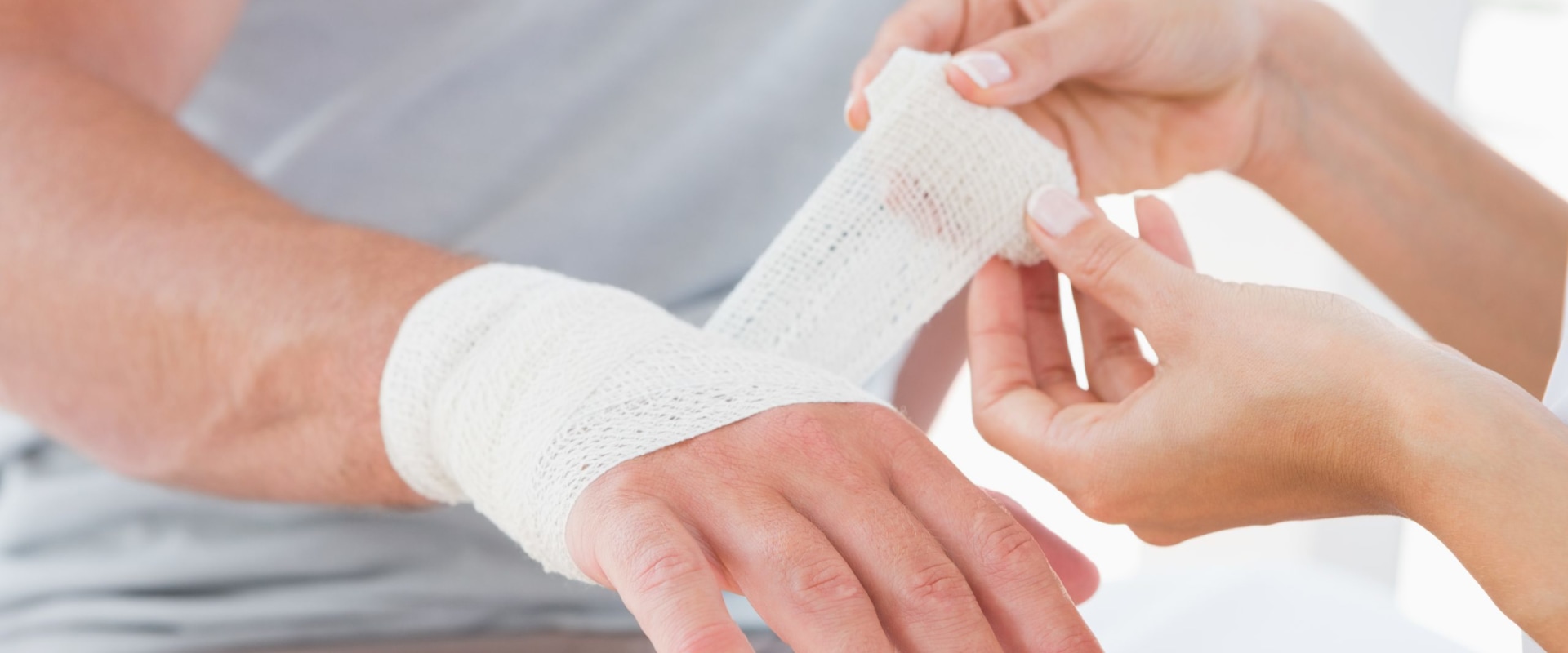 The Expert's Guide to Properly Applying Gauze